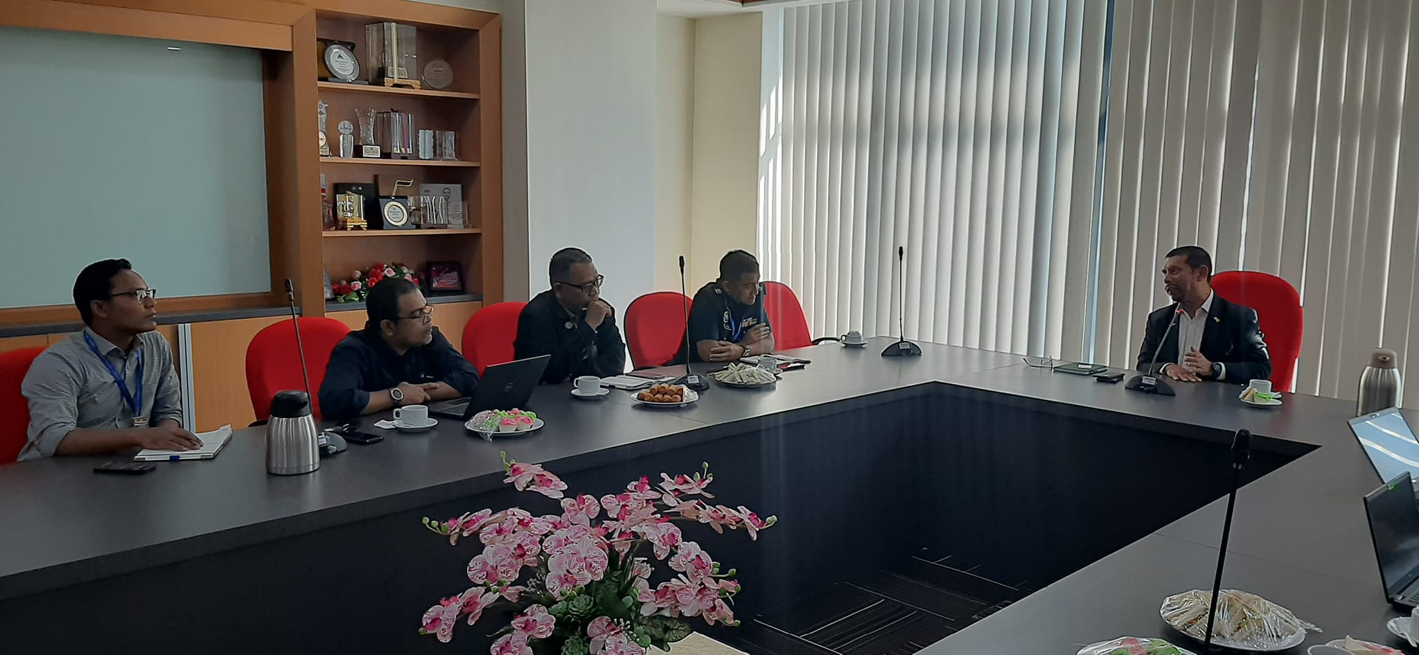 PERKESO – Pencarum Engkar Bakal Diburu – Dunia E-Hailing & P-Hailing